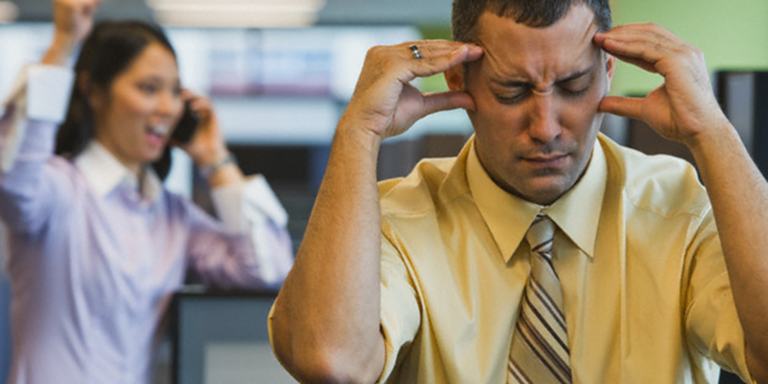 5 TIPS FOR STAYING FOCUSED IN A DISTRACTING ENVIRONMENT - First Legal